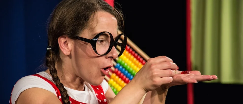 Mama, wo ist eigentlich das Gestern hin? / Theater Apron Mama, wo ist eigentlich das Gestern hin? / Theater Apron